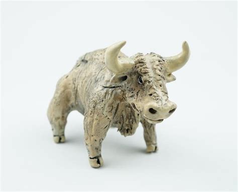 Статуэтка быка белого подарок на успех талисман — цена 185 грн в каталоге Статуэтки Купить
