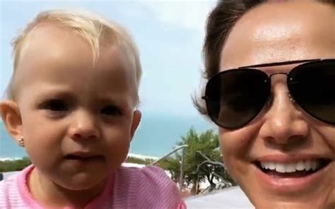 Filha de Eliana rouba a cena ao conversar com apresentadora em vídeo Quem QUEM News