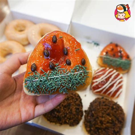 디너의여왕 크리스피크림도넛 신메뉴 아이스크림 도넛 스무디 돼지바도넛 수박바도넛