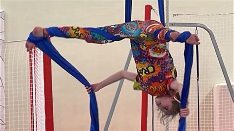 Воздушная гимнастика на полотнах для детей в «Любифитнес Даниэль Акимова 10 лет Youtube