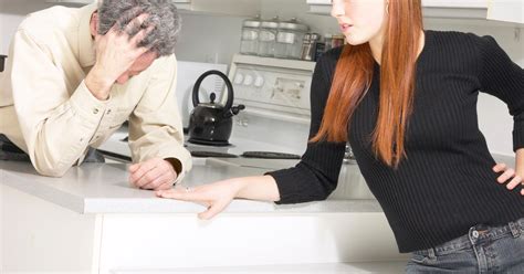 Woman Refuses To Help Dad Win Back Her Mom