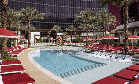 Kick Off Summer With A Splash At Resorts World Las Vegas