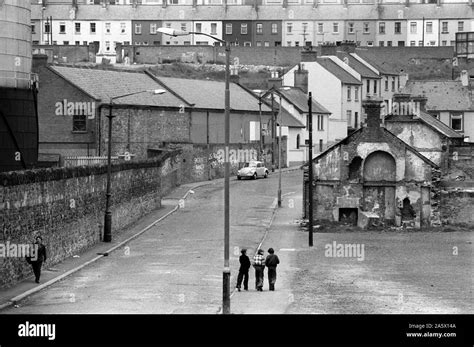Derry Northern Ireland Londonderry The Troubles 1979 Catholic Area Of