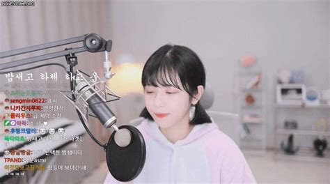 스트리머 Bj 움짤모음 On Twitter 트위치 Twitch 스트리머 ㅅㅌㄹㅁ Streamer 쵸단 쵸단 몸매자랑 움짤 더보기