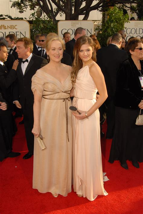 80th Golden Globes Fashion The Style Of Meryl Streep Golden Globes