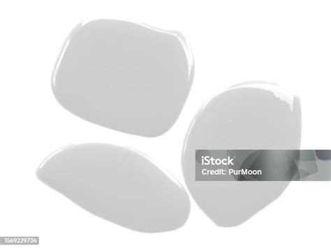 흰색 바탕에 우유 하얀 배경에 분리된 우유 웅덩이가 쏟아졌다 엎질러진 우유의 질감 0명에 대한 스톡 사진 및 기타 이미지 0명 개체 그룹 누른 자국 Istock