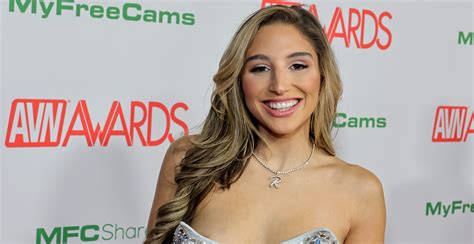I Hate This” Adult Film Star Abella Danger In Tears After Miamis
