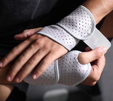 Hirui 2 Pack Wrist Compression Strap And Wrist Brace