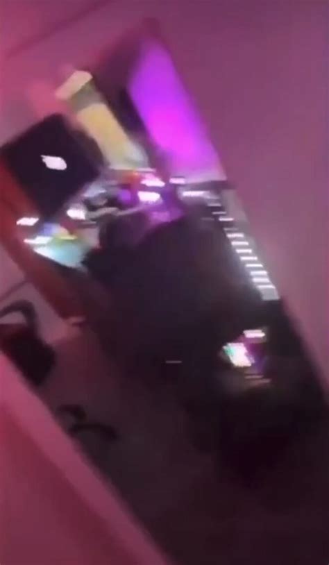Straight Guy Showing Off On Live