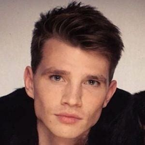 Joe Ashman Age Family Bio Famous Birthdays