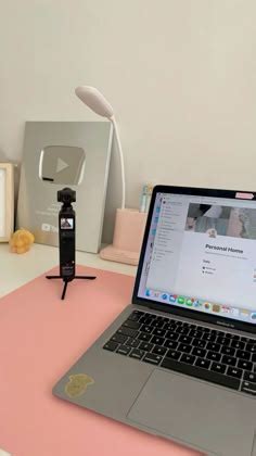 Youtuber Aesthetic🎥🤍👩🏻‍💻 En 2024 Frases De Marketing Marketing Frases