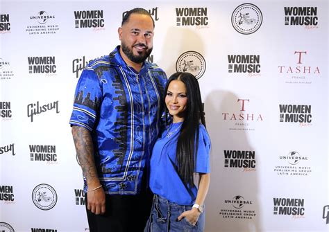 Raphy Pina Fue Sorprendido Con El árbol De Navidad En Su Casa El Diario Ny