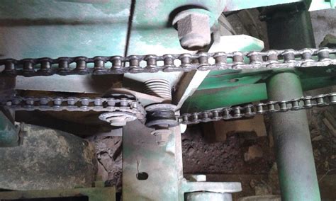 JD 7000 planter seed drive chain t... - Yesterday's Tractors