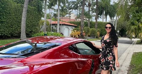 Vivió en una casilla y durmió años en el piso hoy triunfa en Estados Unidos pero algo la retuvo