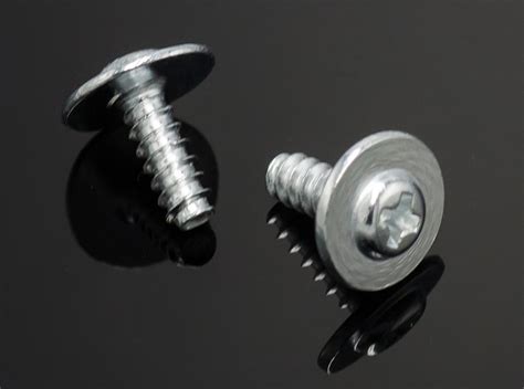 盘头带垫平尾镀锌自攻螺丝大垫片 汕头市宏生螺钉实业有限公司 定制生产不锈钢螺丝 长螺丝 三角牙螺丝 非标准件螺丝 来图来样定制