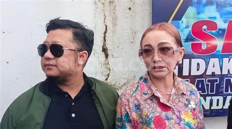 Selain Menuduh Polandri Firdha Razak Juga Menduga Sang Menantu Pakai