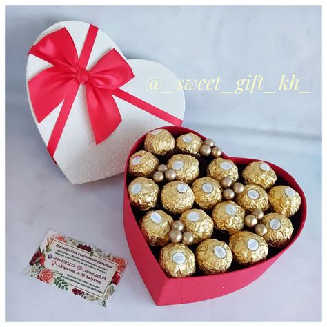 Бокс з солодощами Коробочка у вигляді серця Подарунок на 8 березня Подарунок на 14 лютого