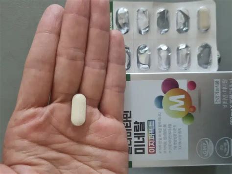 멀티비타민과 물 한잔 지니어트 커뮤니티