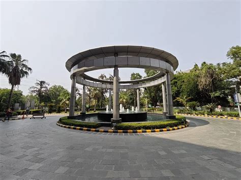 Membedah Kelebihan Dan Kekurangan POCO F