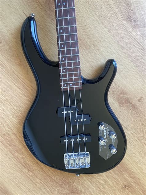 Action Bass Plus - Cort Action Bass Plus - Audiofanzine