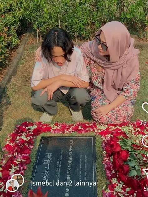 BCL dan Noah Ziarah Makam Ashraf Sinclair di Hari Ultah Almarhum, Tiko Aryawardhana Nyusul dari ...