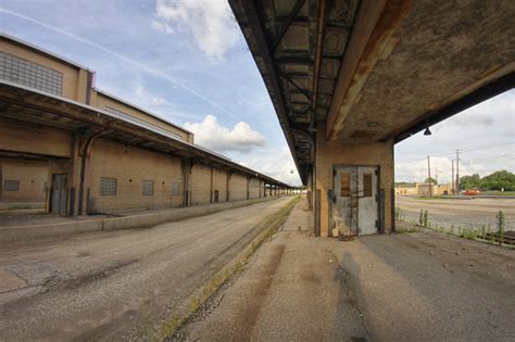 Toledo The Busy Half Abandoned Station I Ride The Harlem Line