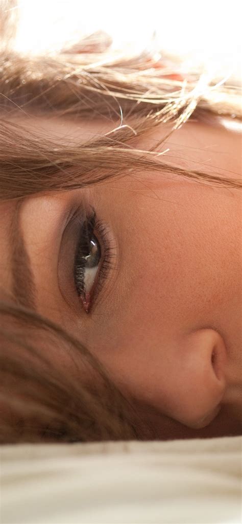 Download Wallpaper Look Model Hairstyle Malena Morgan Face Section