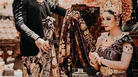 Usung Adat Bali, Begini Potret Pernikahan Jerinx SID dan Nora Alexandra