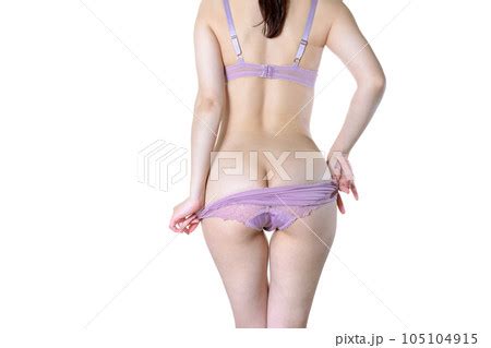 かっこよく下着を脱ぐスレンダーな女性 ヒップアップ 日本人 アジア人の写真素材 105104915 Pixta