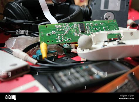Electronic Devices That Have Reached The End Of Their Technological Life Electronics Waiting