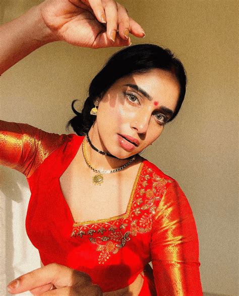 Rj Varsha Rmallubabes