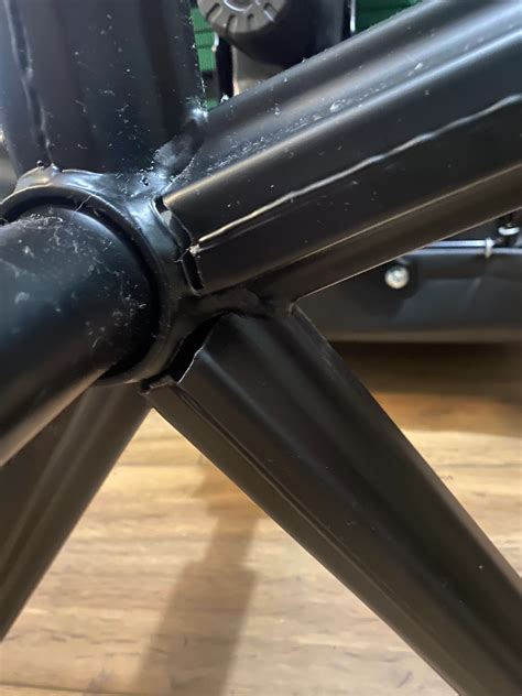 Broken Spider Base On Razer Gaming Chair Enki X Razer Insider