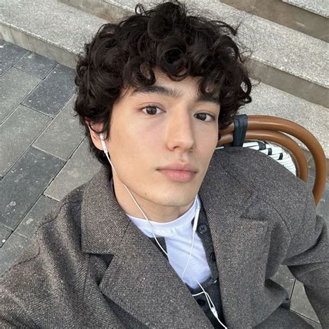 Diyormhx On Ig Curly Hair Brown Male Guys With Curly Brown Hair