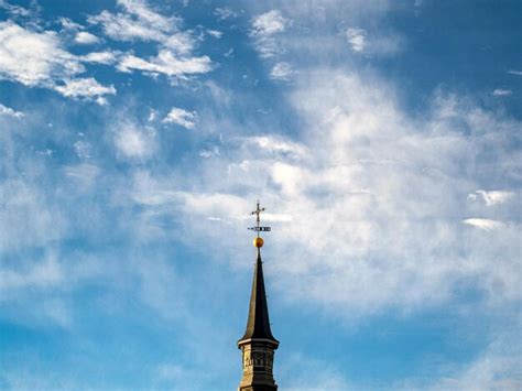 Premium Photo One Of The Angular Towers That End The Casa De La Panadera In The Plaza Mayor Of