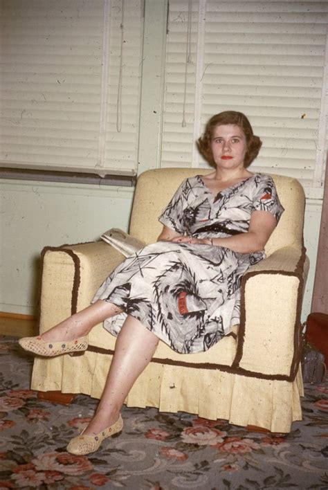 40 Elegant Photos That Defined 50s Dress Styles ~ Vintage Everyday