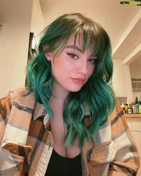 Actress Skyler Wright Hd Instagram Photos And Wallpapers March 2023