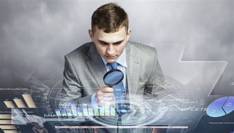 Real Time Analysis With Apache Hadoop