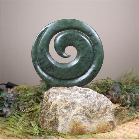 New Zealand Greenstone Koru Sculpture Kawakawa Pounamu M892
