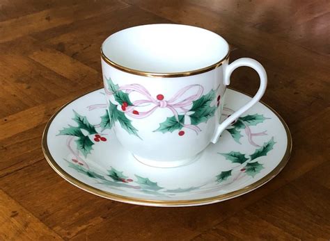 Vintage Mikasa Ribbon Holly” Pattern Caf03 Single Teacup With