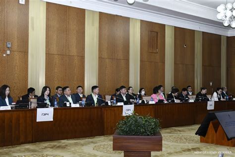 Эмийн үнийн өсөлтийн талаарх нээлттэй сонсголоор гурван сэдвийн хүрээнд нийт 32 асуудлыг дэлгэлээ