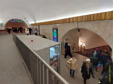 Площадь Восстания на Московский вокзал Питерское метро