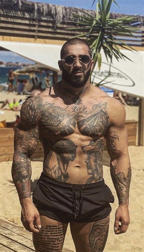 Belleza Masculina Hombres Románticos Cuerpo De Hombre Musculosos