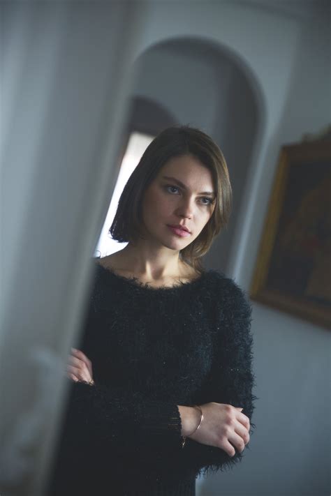 The Italian R Ve Interview To Actress Silvia Busuioc Have A Dream And Make It Real