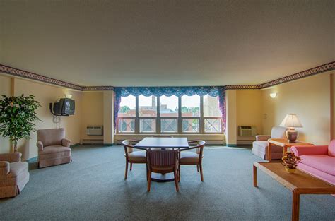 Independent Living Chicago Senior Suites Ravenswood Manor
