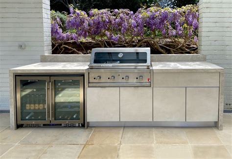 Tucker R Class V8 Custom Made Kitchen