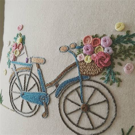 봄 향기~😉 프랑스자수 자수쿠션 Embroidery 취미 세종시 Hand Embroidery Art Embroidery Craft Bead