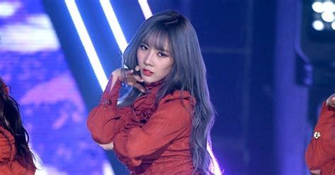 포토 드림캐쳐 유현 우월한 각선미 과시