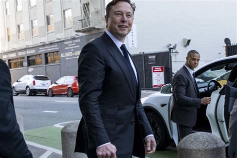 Илон Маск дахин дэлхийн хамгийн чинээлэг эрхэм болох тун дөхлөө