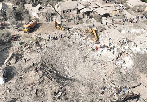 Аslan On Twitter На месте ракетного удара в Днепре спасатели обнаружили фрагменты тела еще