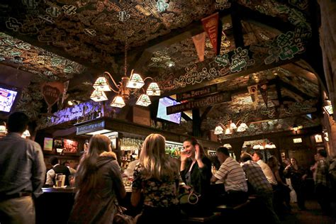 Tom Bergins Best Irish Bar Los Angeles Things You Didnt Know Thrillist